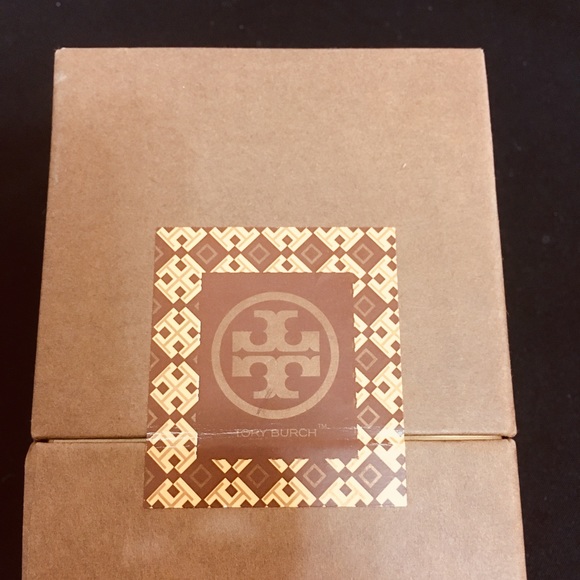 Tory Burch | Party Supplies | Tory Burch Gift Box Brown Like New 45x35 ...